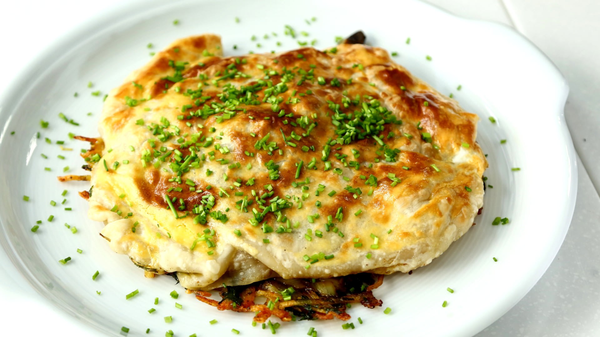 Bramborová placka s ragú z hub a pórku - bonus pořadu Teď vaří šéf! | prima+