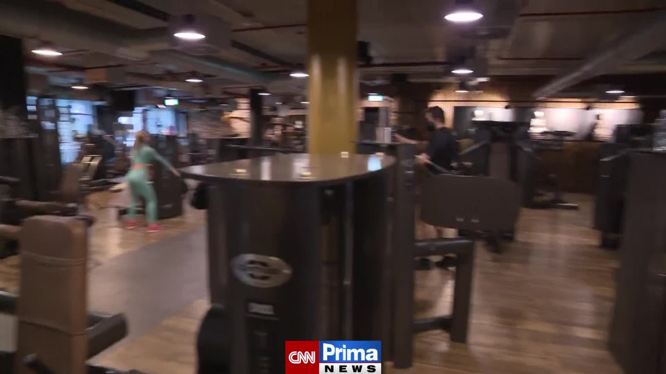 Lidé se vydali i do fitness centra John Reed v centru Prahy - CNN Prima ...