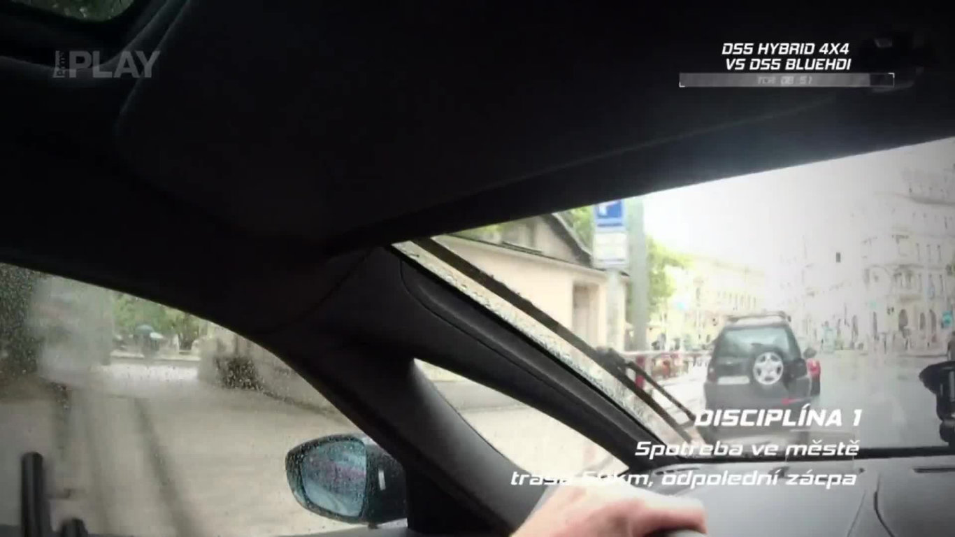 DS5 Hybrid 4x4 vs DS5 Blue HDI - Autosalon - CNN Prima NEWS