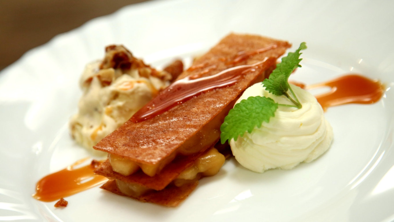 Štrůdlové mille-feuille - Ohnivý kuře pod pokličkou | Prima Fresh