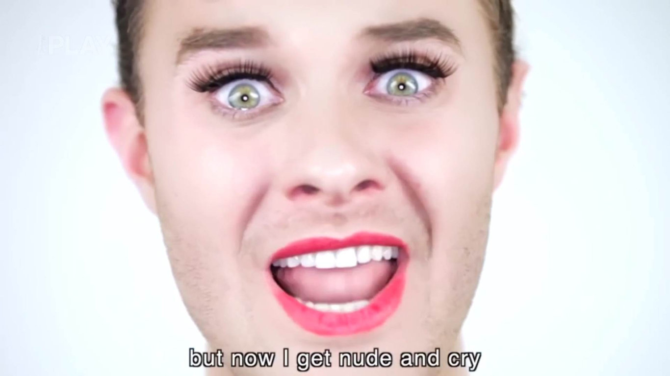 Miley Cyrus - 'Wrecking Ball' PARODY - YouTube - Prima Ženy