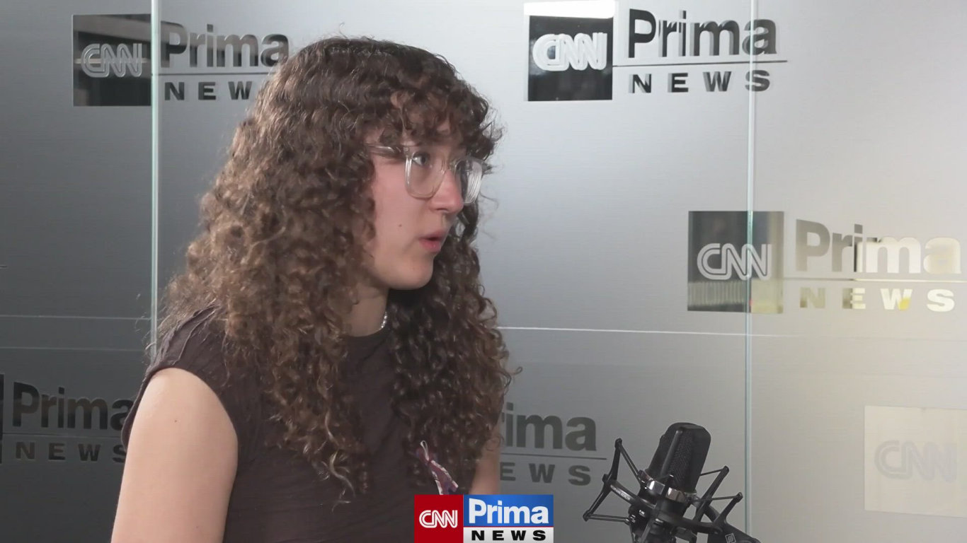 Poslankyně Julie Smejkalová o vztazích ve Sněmovně - CNN Prima NEWS