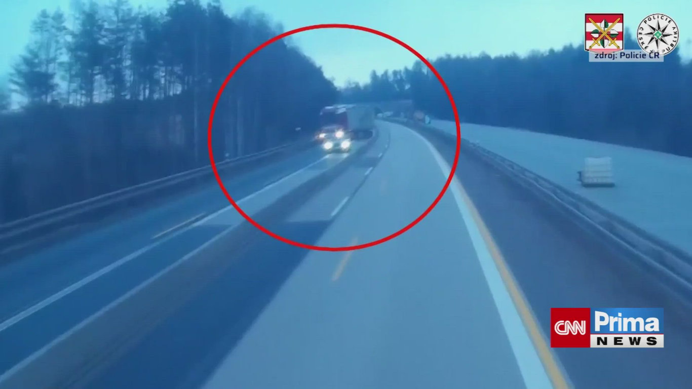 Nehody na dálnici D1 (zdroj: CNN Prima NEWS) - CNN Prima NEWS