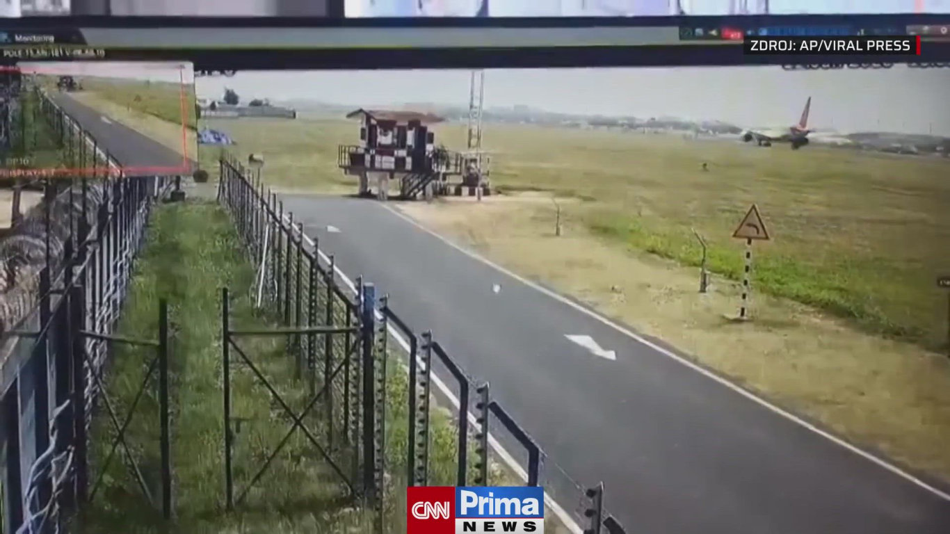 Pád letadla v Indii: záznam celého tragického letu od startu do pádu ...