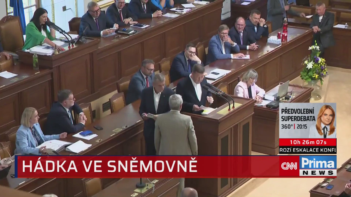 Valeš a Fischer o frašce ve Sněmovně - CNN Prima NEWS