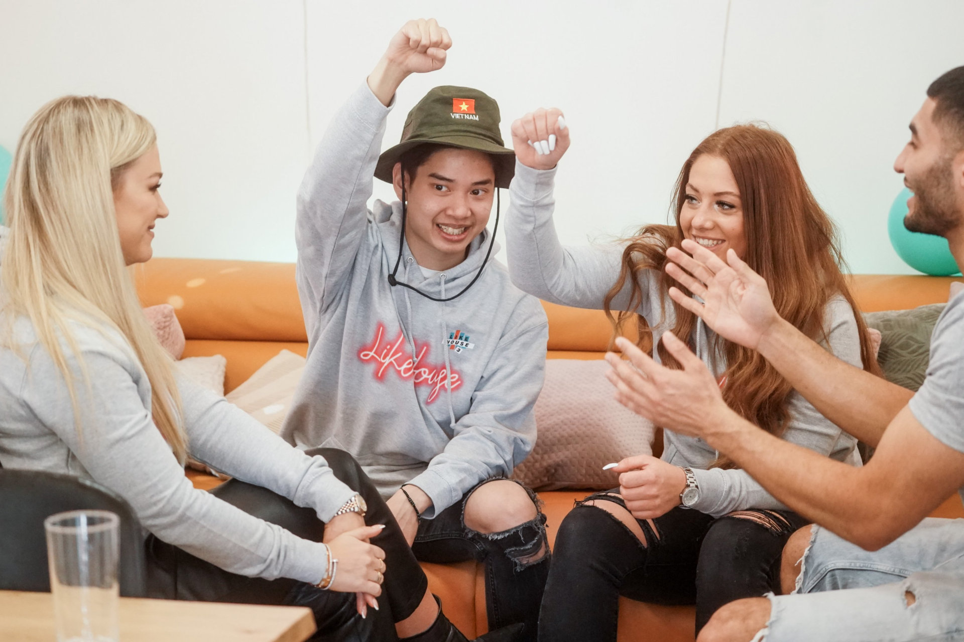 LIKE HOUSE - epizoda Noční Show: Rekapitulace týdne 1 online | prima+