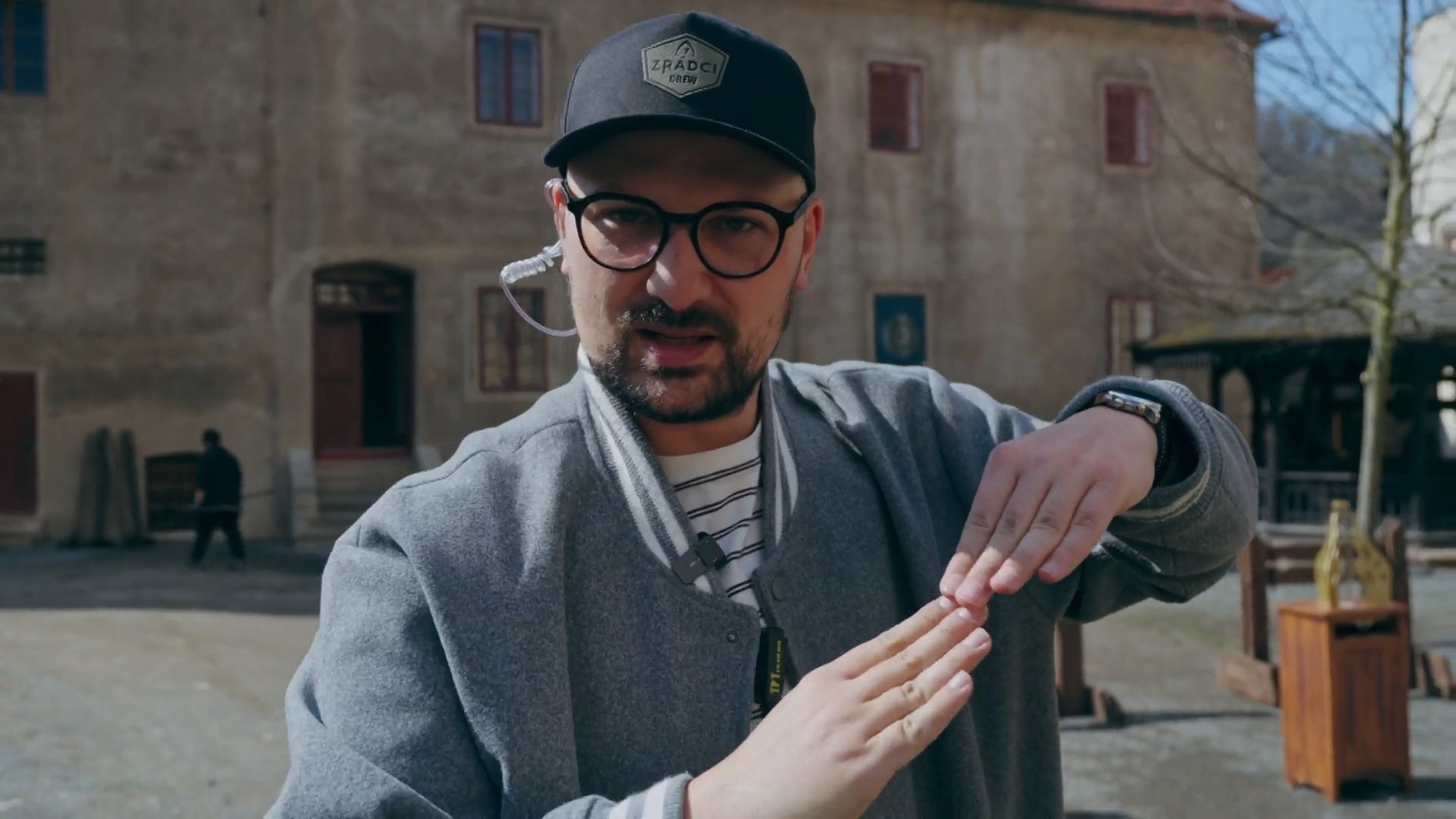 Zrádci - Behind the Scenes - epizoda S2E3 - Behind the Scenes online ...