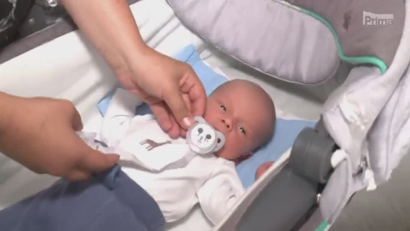 Chlapeček pospíchal na svět - HLAVNÍ ZPRÁVY - CNN Prima NEWS