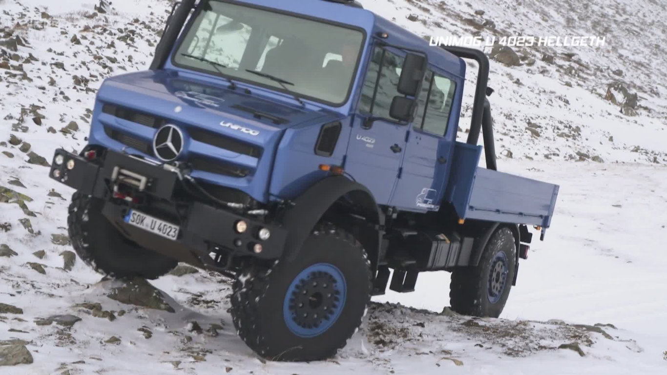 Unimog U 4023 Hellgeth - Autosalon - CNN Prima NEWS